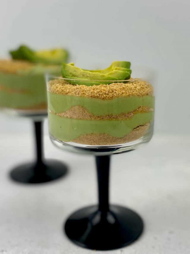 Creamy Avocado Graham Shake